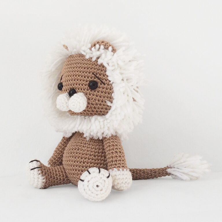 Crochet Lion Pattern - Amigurumi Lav the Lion - Pepika Crochet Patterns